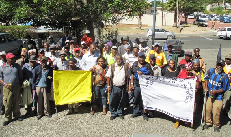 Ex-miners march to Alexander Forbes – Elitsha