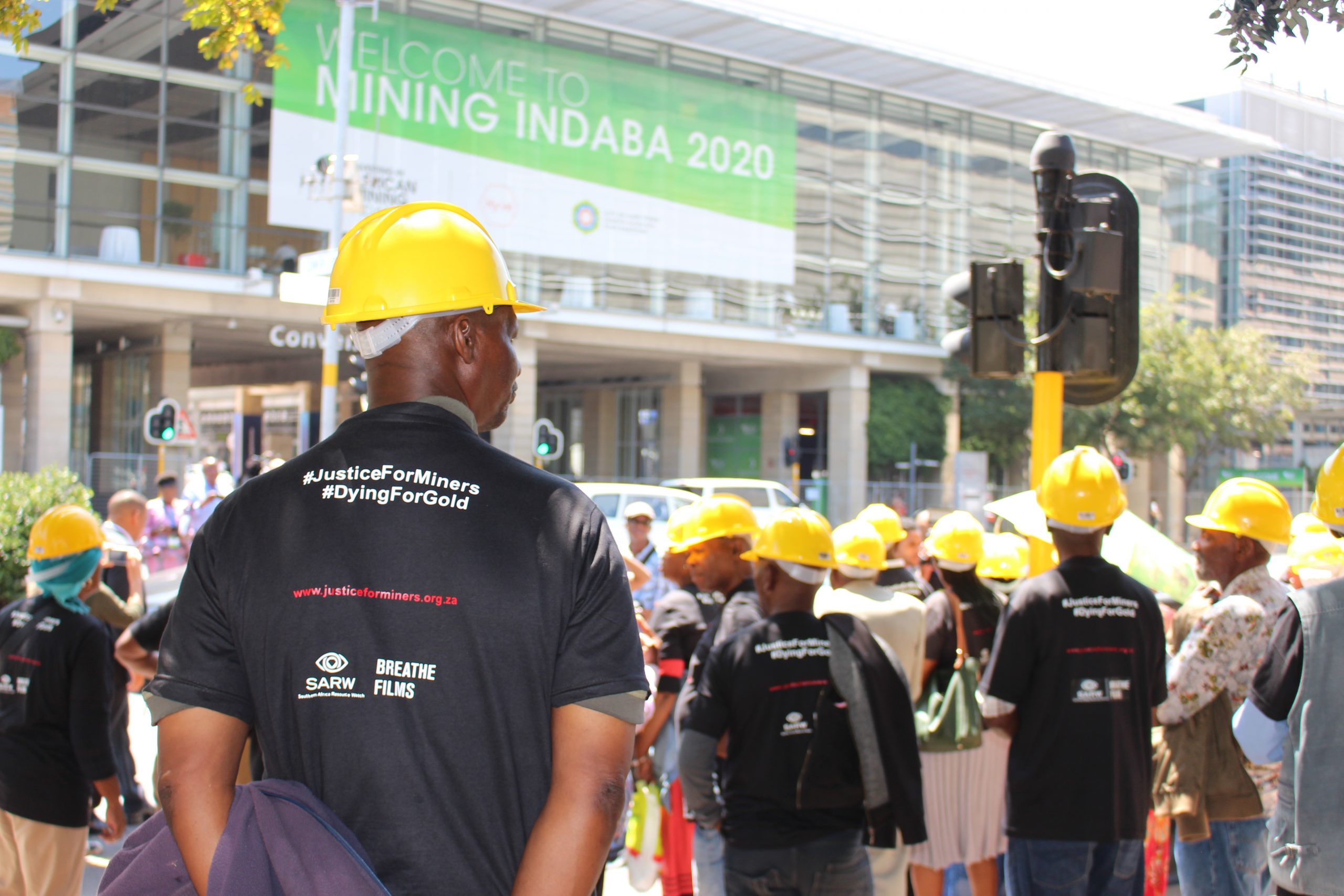Ex-mineworkers protest outside Mining Indaba – Elitsha