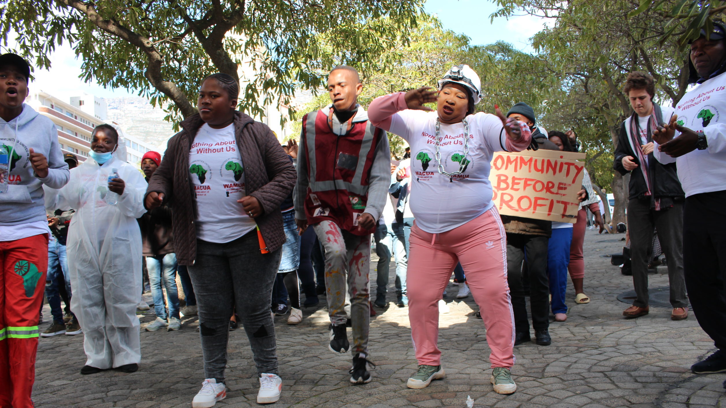 Affected communities protest mining companies’ damages – Elitsha