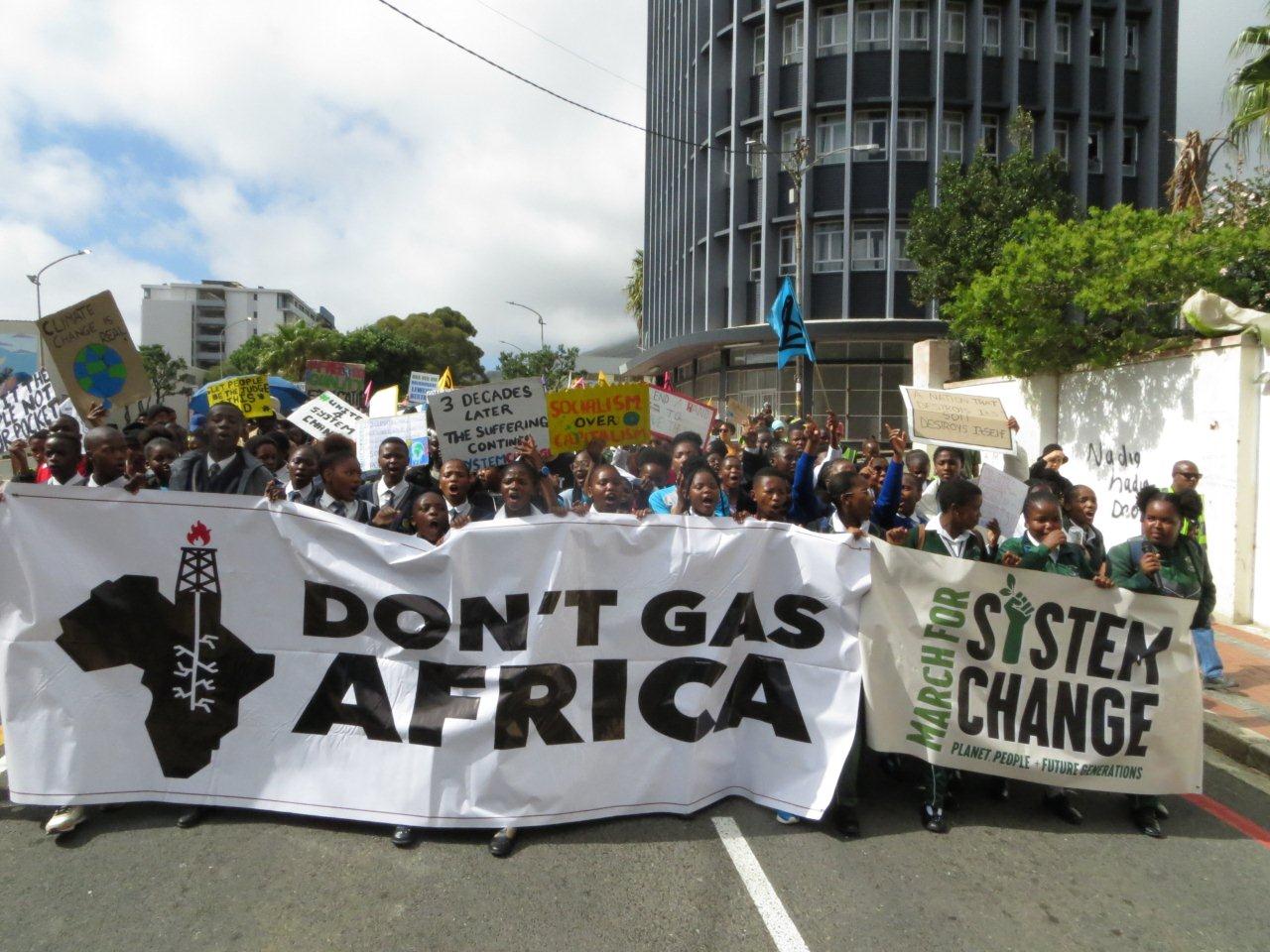 Climate activists march on Human Rights Day against fossil fuels – Elitsha