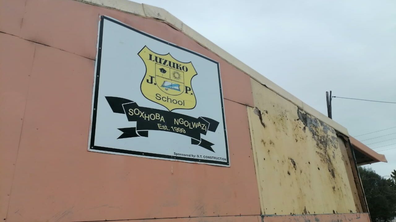 The disintegrating classrooms of King William’s Town school – Elitsha
