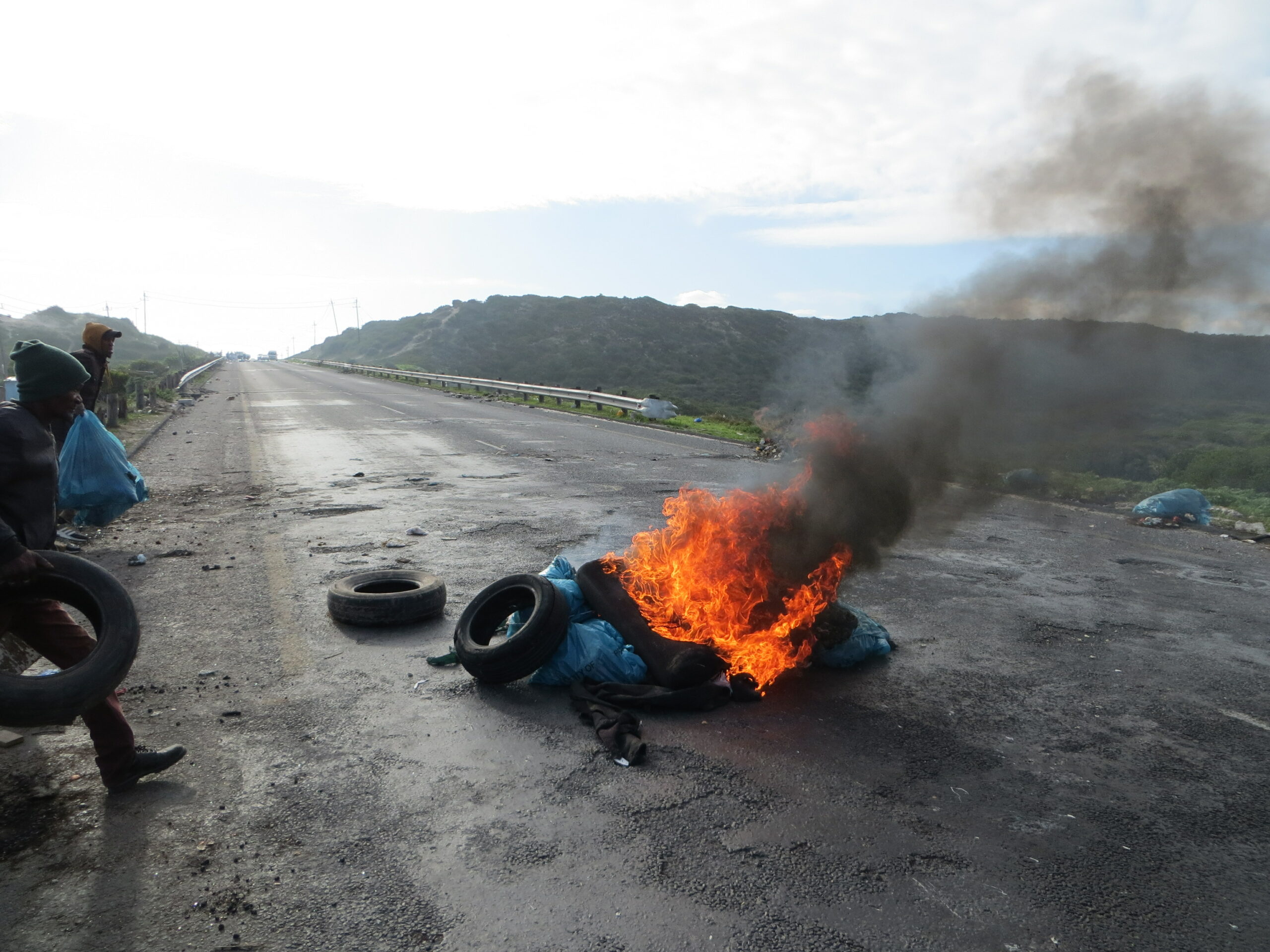 Residents protest for EPWP cleaning jobs – Elitsha