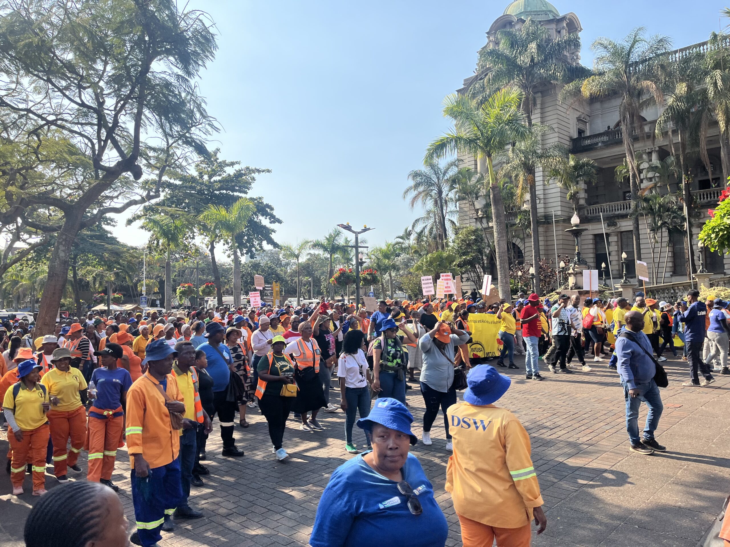 EPWP workers disrupt Durban waste collection to demand their jobs – Elitsha