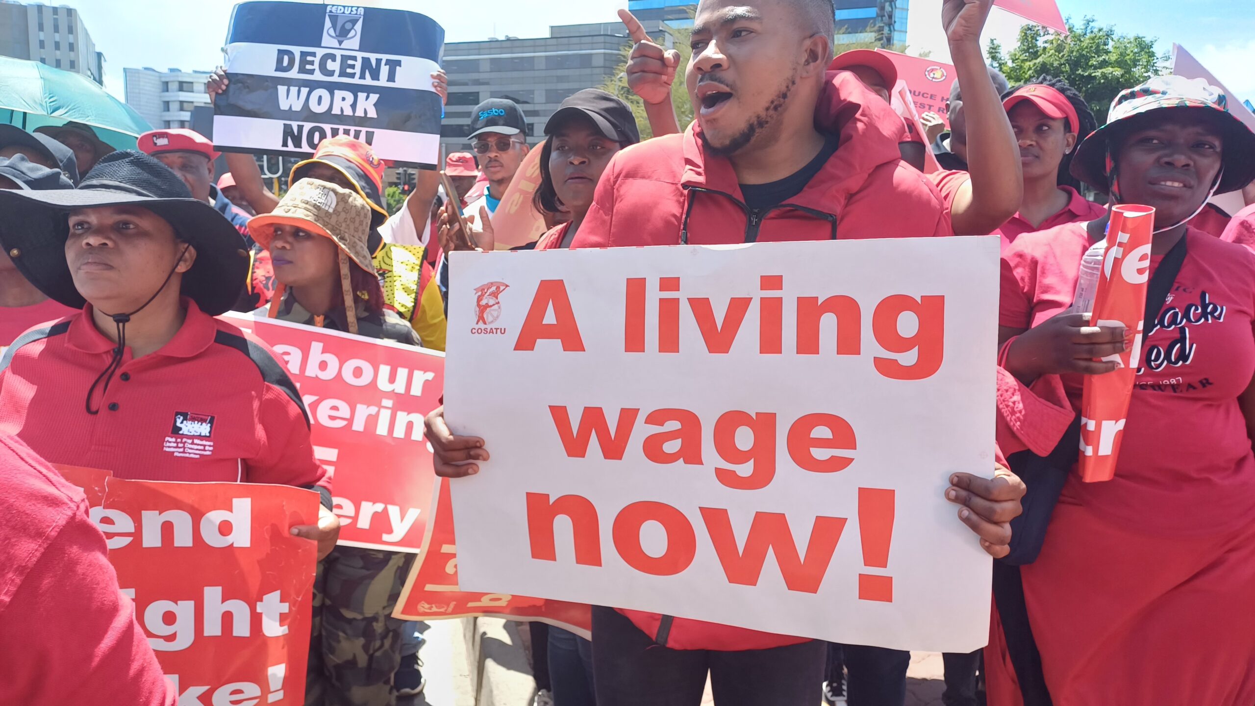 Cosatu marches for decent work and against inequality – Elitsha